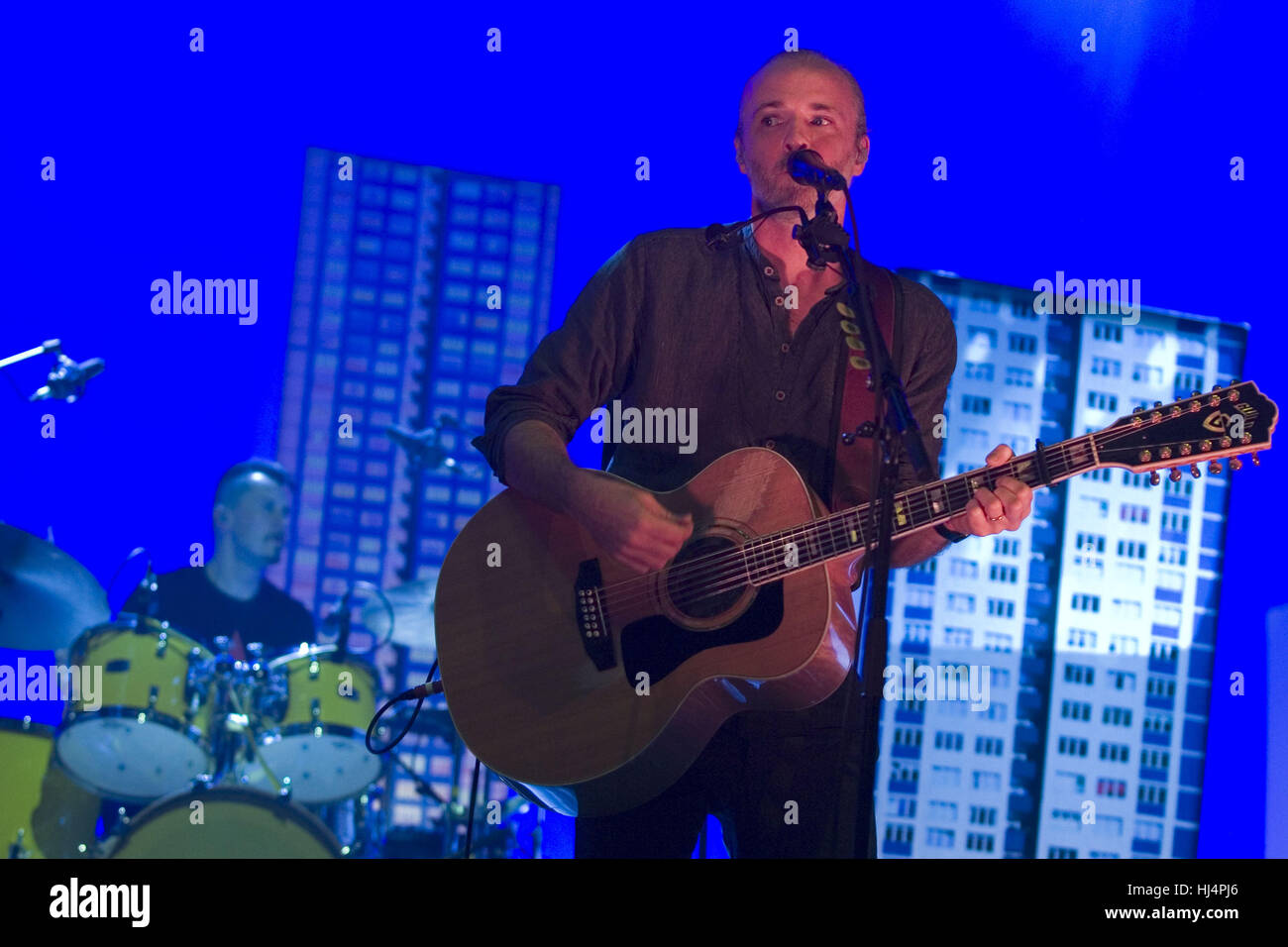 Travis performing at the SSE Hydro at the SECC in Glasgow Featuring ...