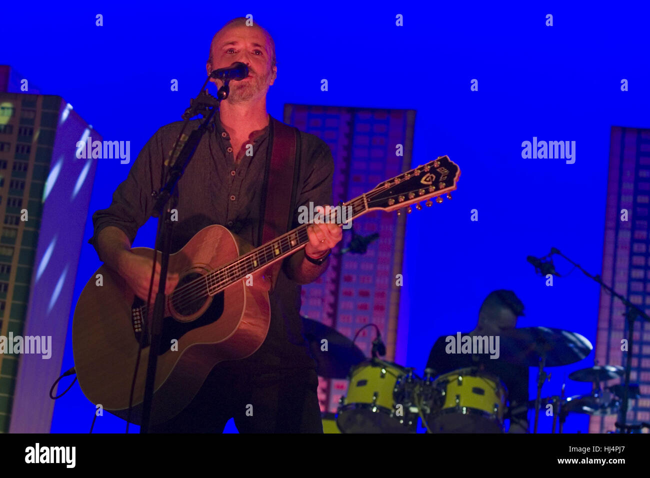 Travis performing at the SSE Hydro at the SECC in Glasgow Featuring ...