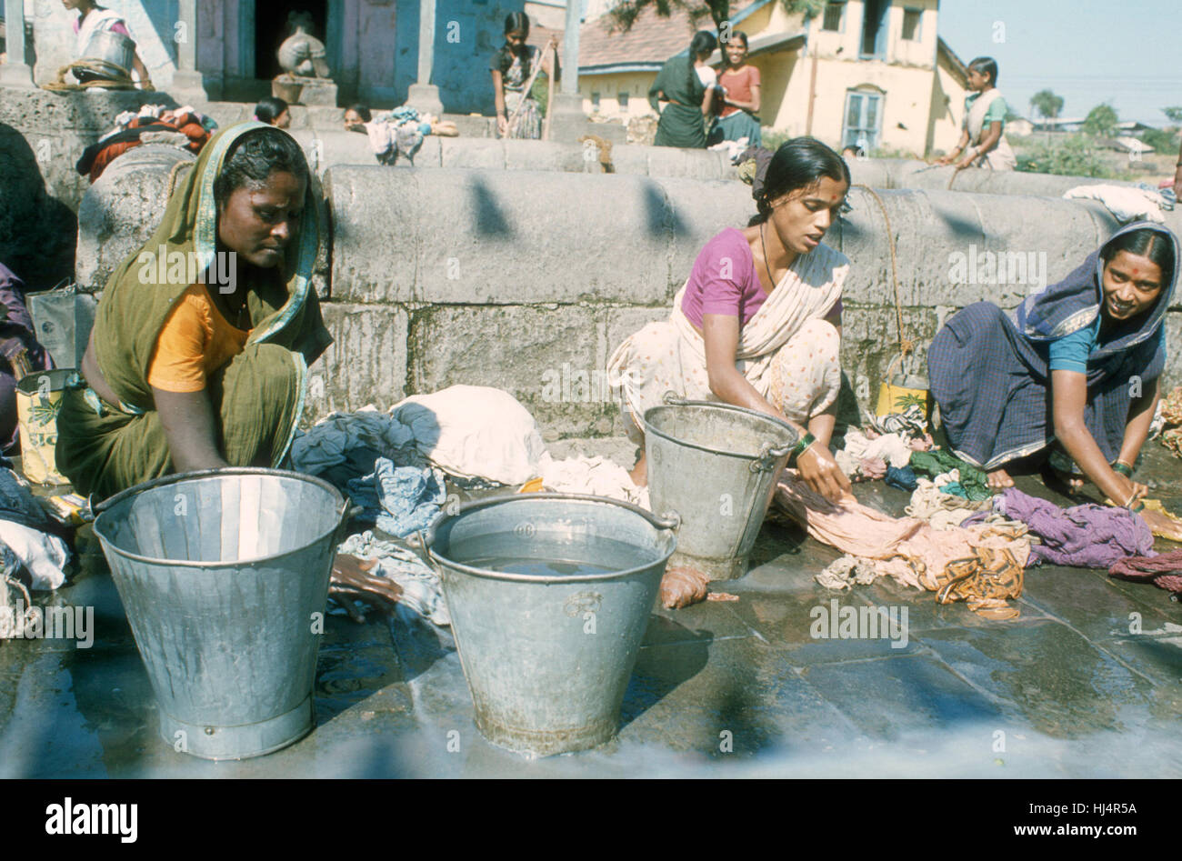 INDIA rural women washing outdoor Stock Photo - Alamy