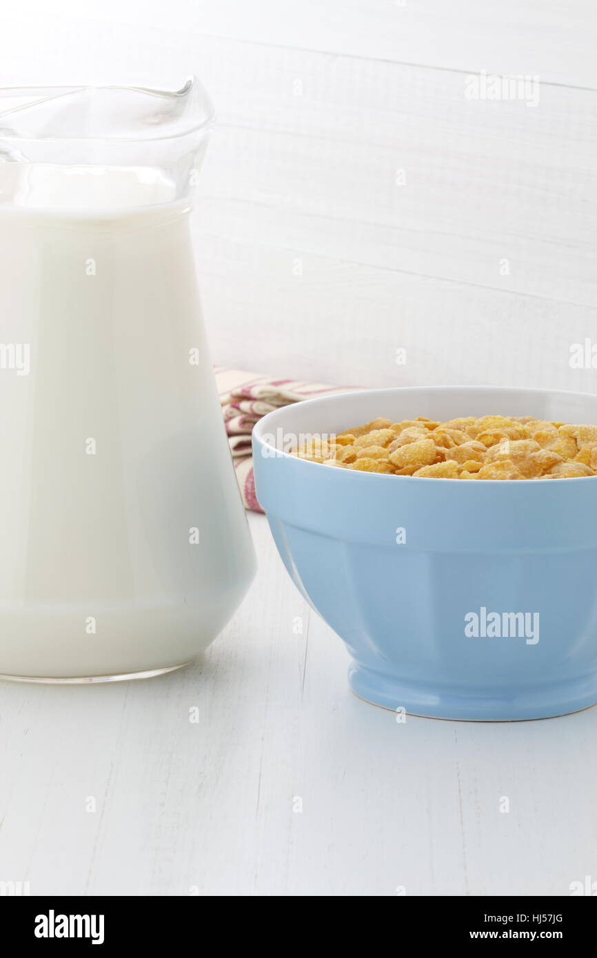 delicious and healthy corn flakes, with fresh milk Stock Photo - Alamy