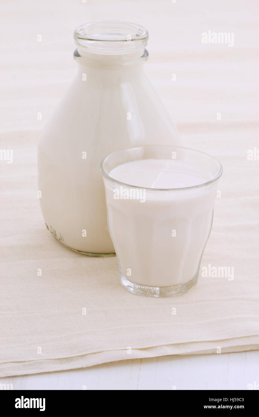 One pint milk carton hi-res stock photography and images - Alamy