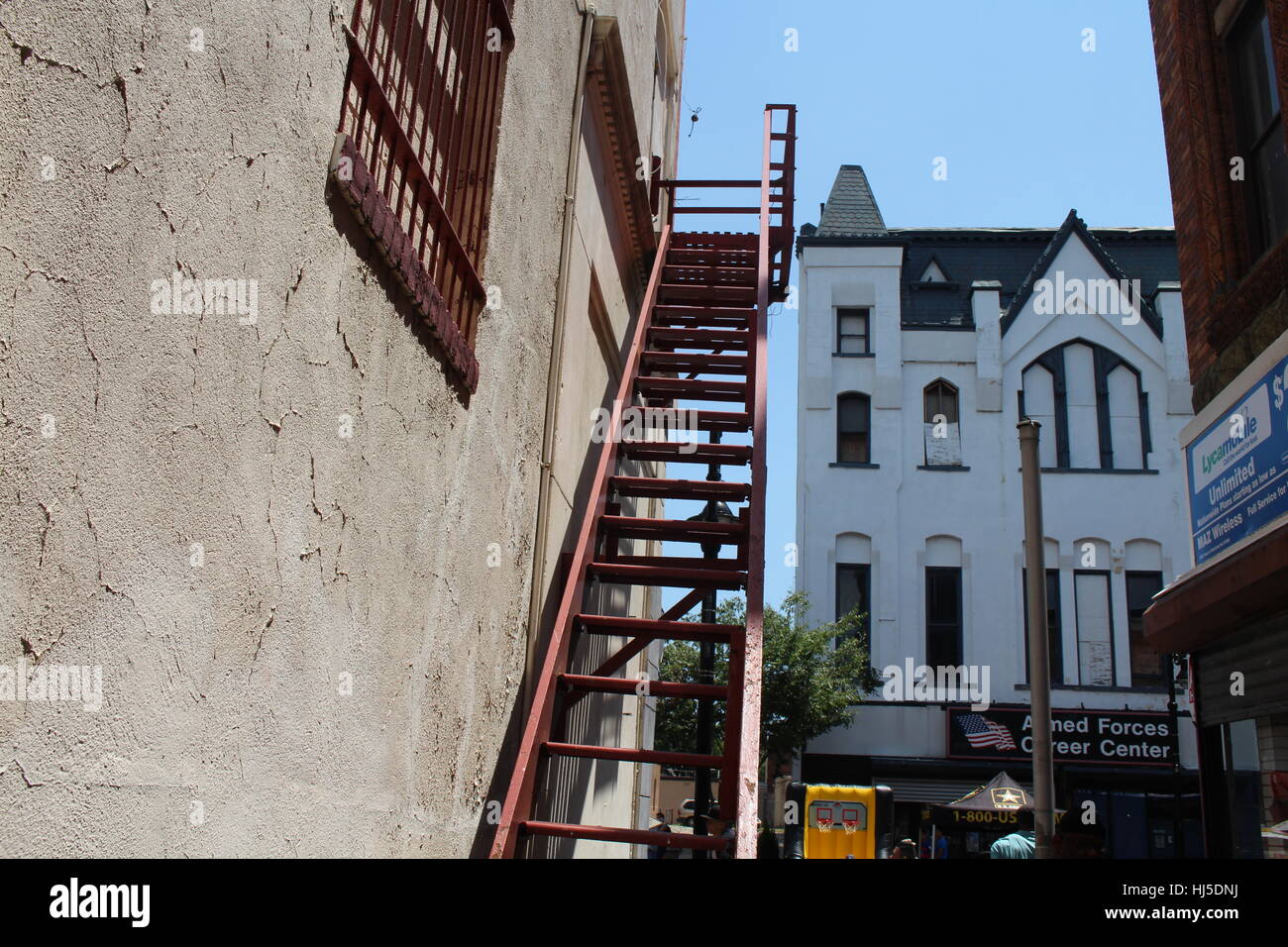 Fire escape alley hi-res stock photography and images - Alamy