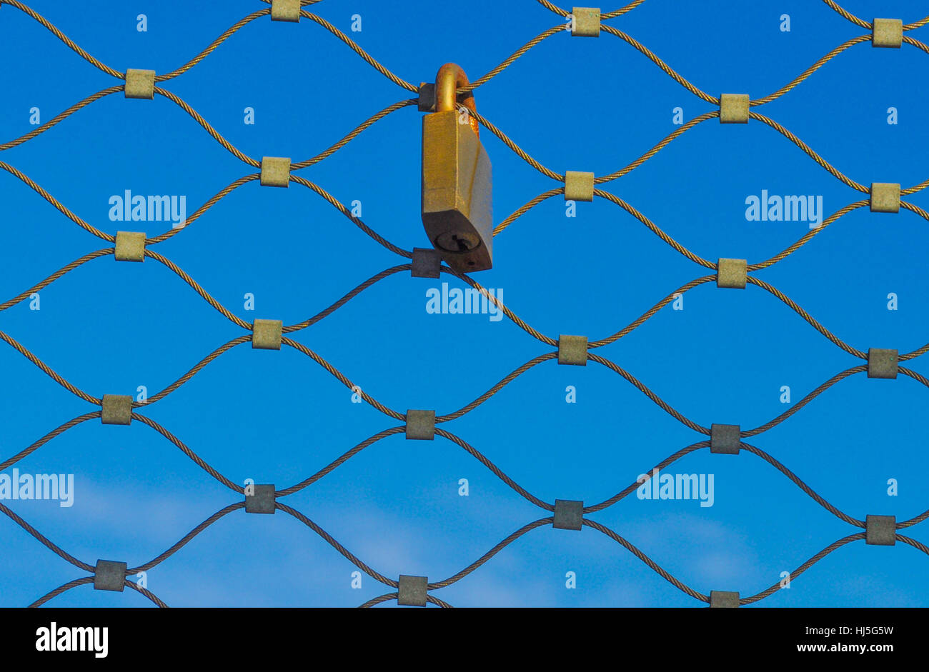 object, objects, net, steel, metal, grating, grate, grid, grille, fence ...
