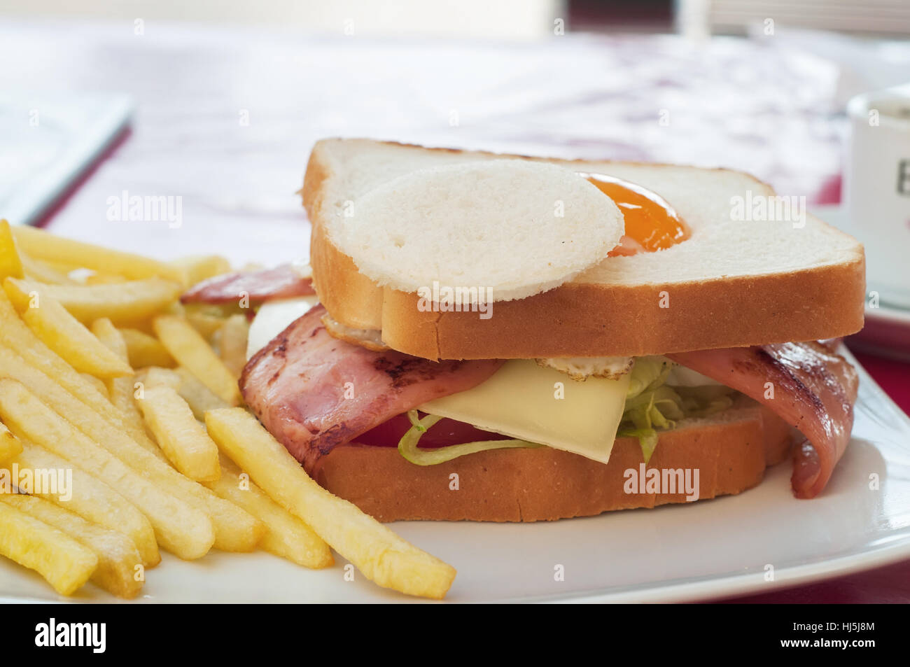 food, aliment, bread, plate, dish, meal, egg, sandwich, breakfeast ...