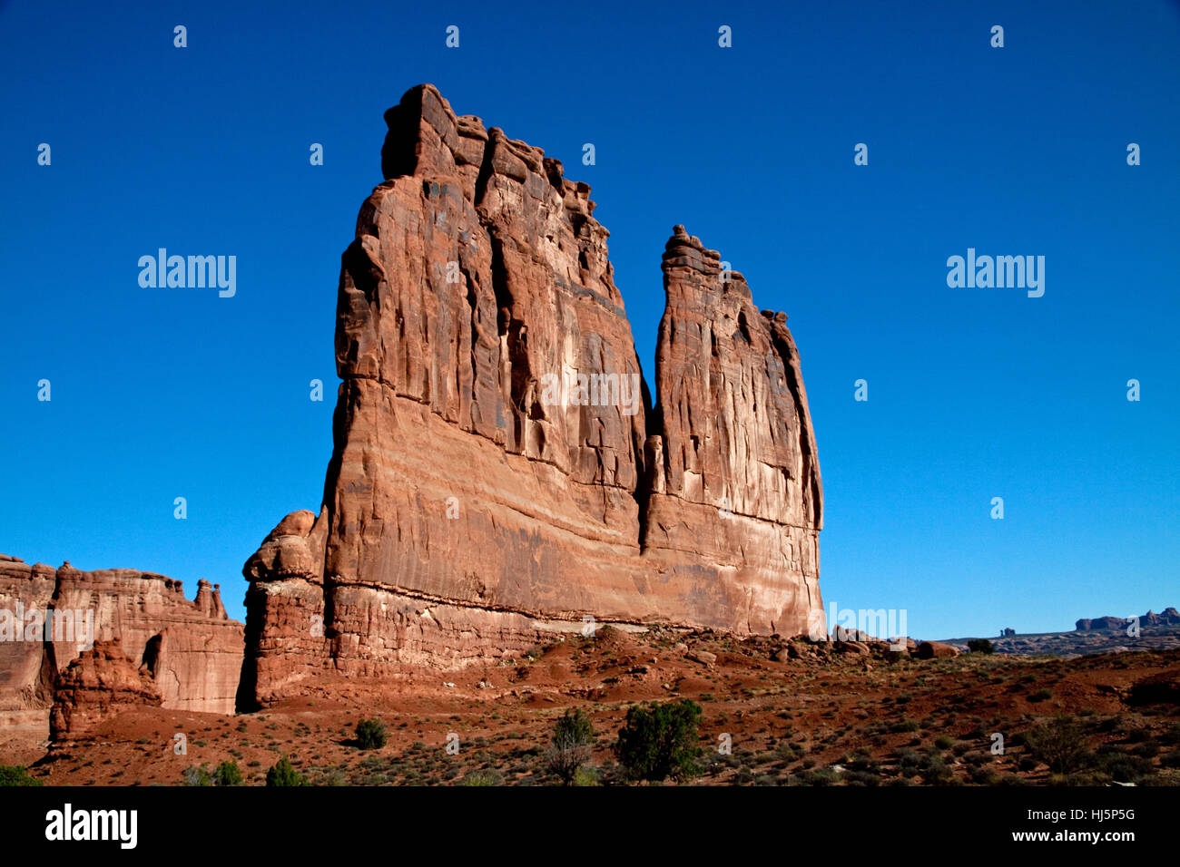 Flat arches hi-res stock photography and images - Alamy