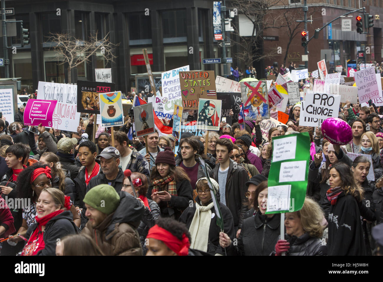 New York, USA. 21st January, 2017. Ten's of thousands march in New York ...