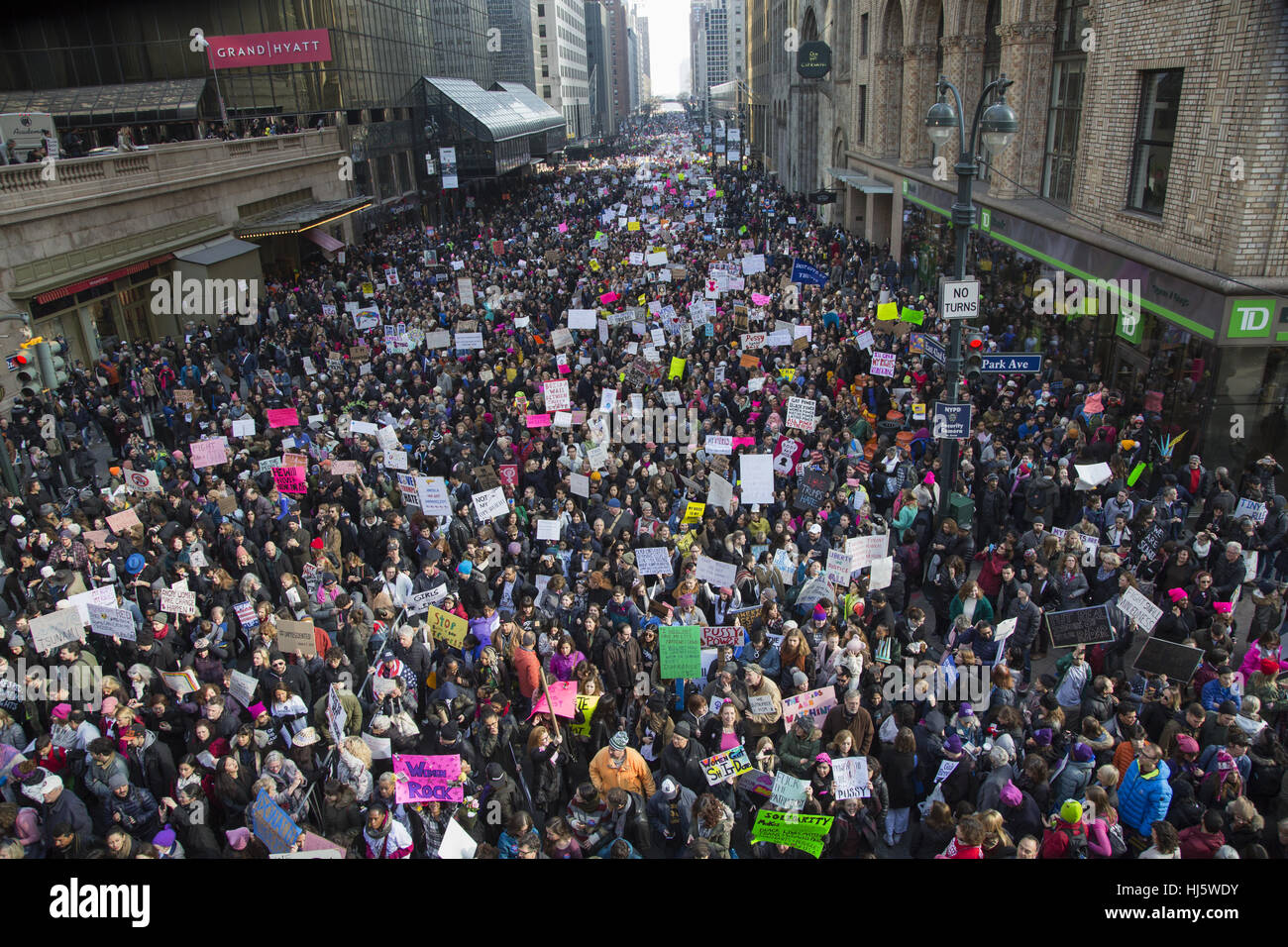 New York, USA. 21st January, 2017. Ten's of thousands march in New York ...