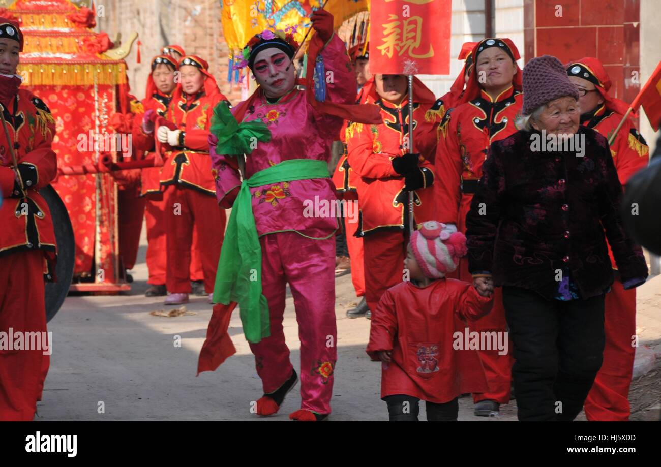 Traditional sedan chair bride chinese hi-res stock photography and ...
