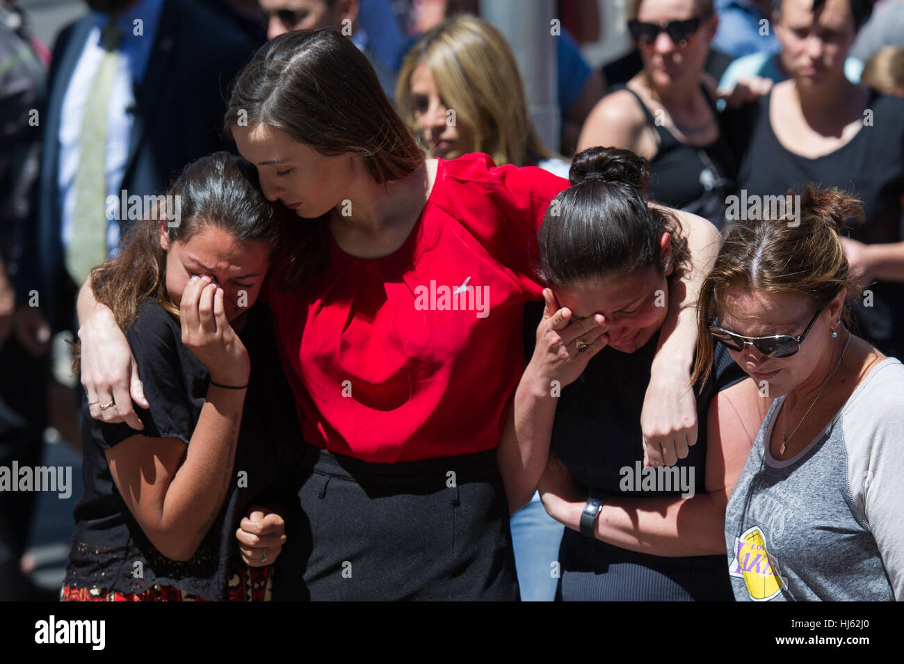 Melbourne, Australia. 22nd Jan, 2017. Some girls cry at the site where ...