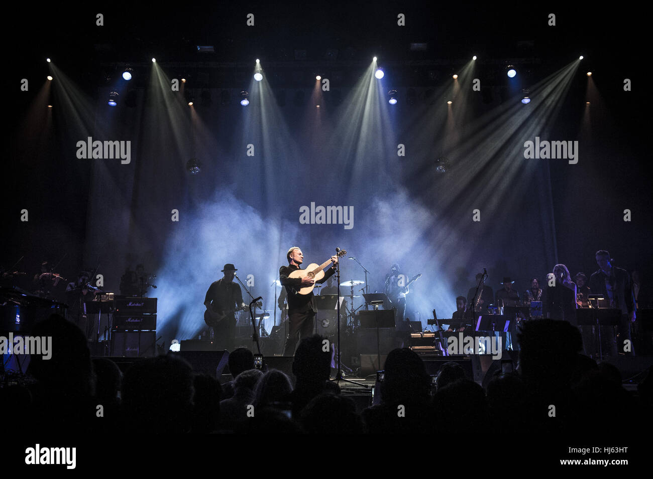 Mark plati and david bowie hi-res stock photography and images - Alamy