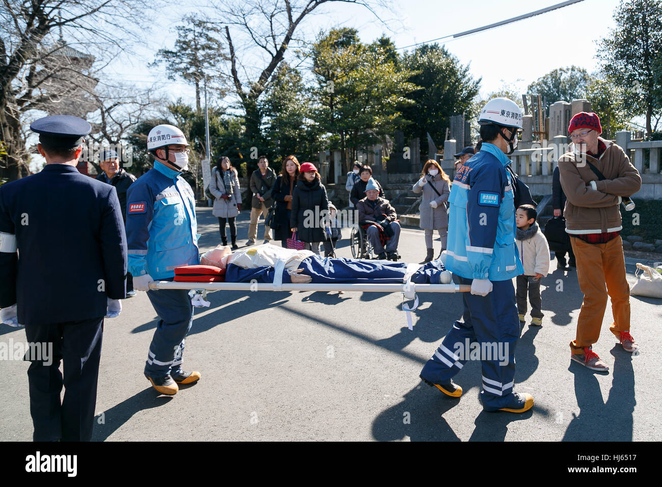 Tokyo, Japan. 26th Jan, 2017. Firefighters participate in fire drills ...