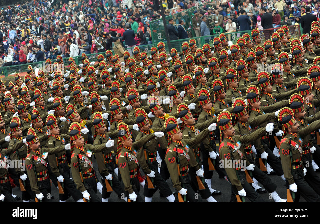 New Delhi, India. 26th Jan, 2017. Soldiers of Indian Armed forces march ...