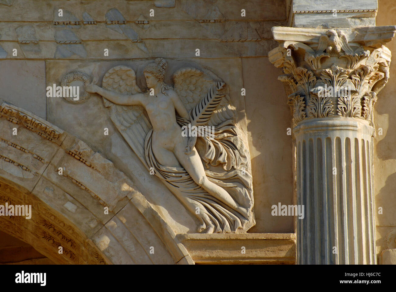 detail on the triumphal arch of septimius severus,leptus magna Stock ...