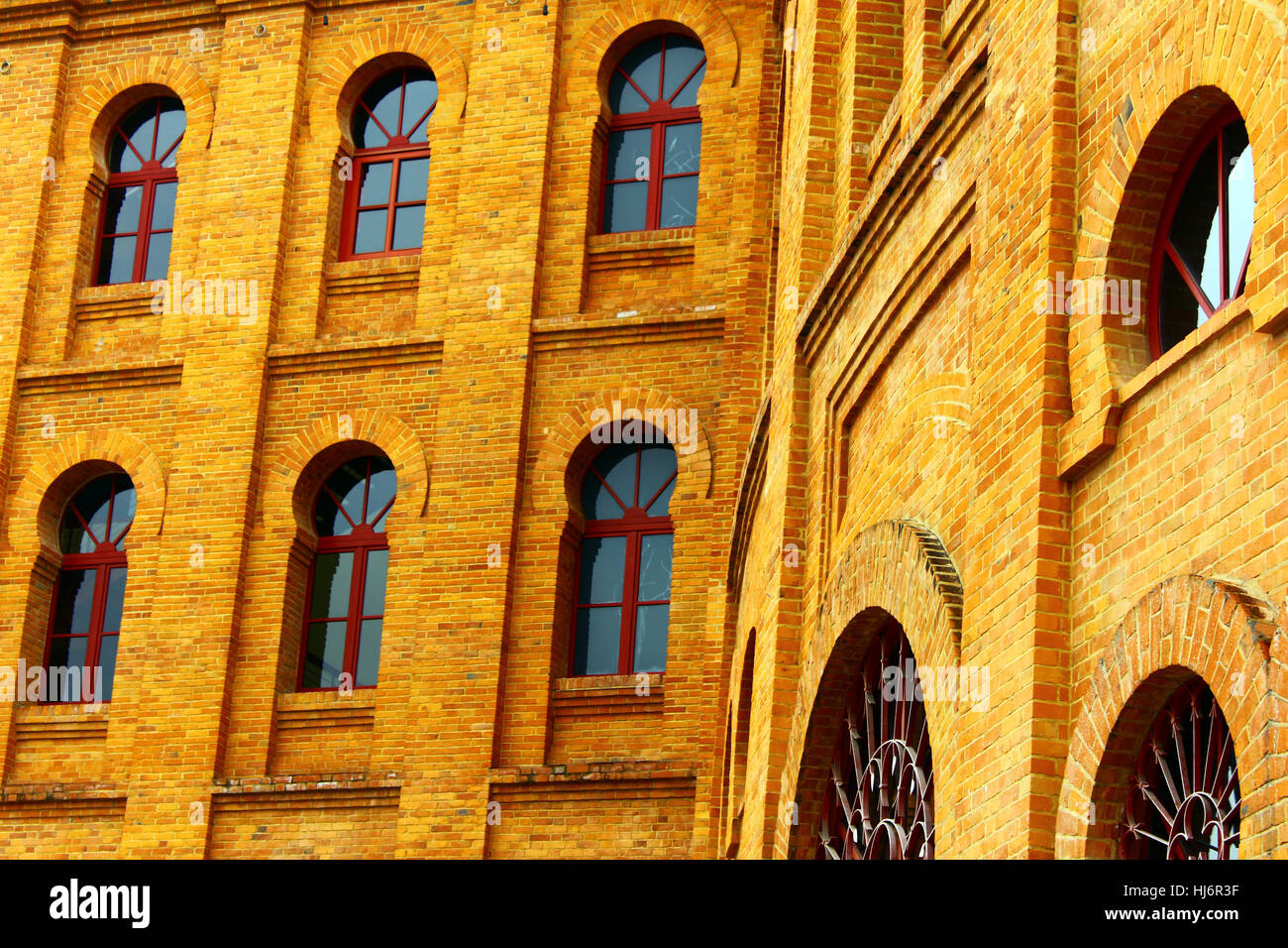 arena, lisbon, windows, bricks, amphitheater, amphitheatre ...