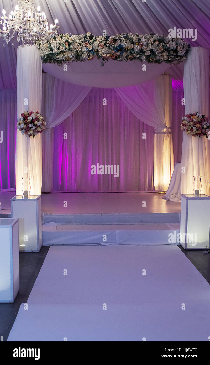Jewish wedding canopy hi-res stock photography and images - Alamy