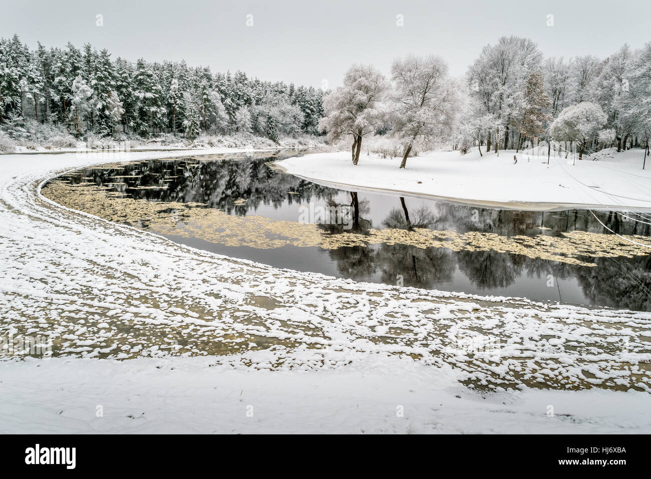 Dark river hi-res stock photography and images - Alamy