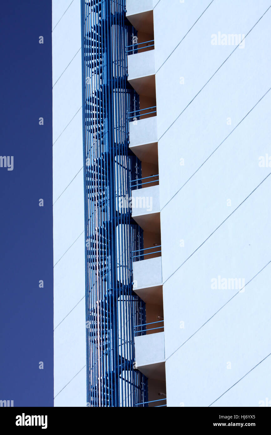 Skyscraper on fire hi-res stock photography and images - Alamy