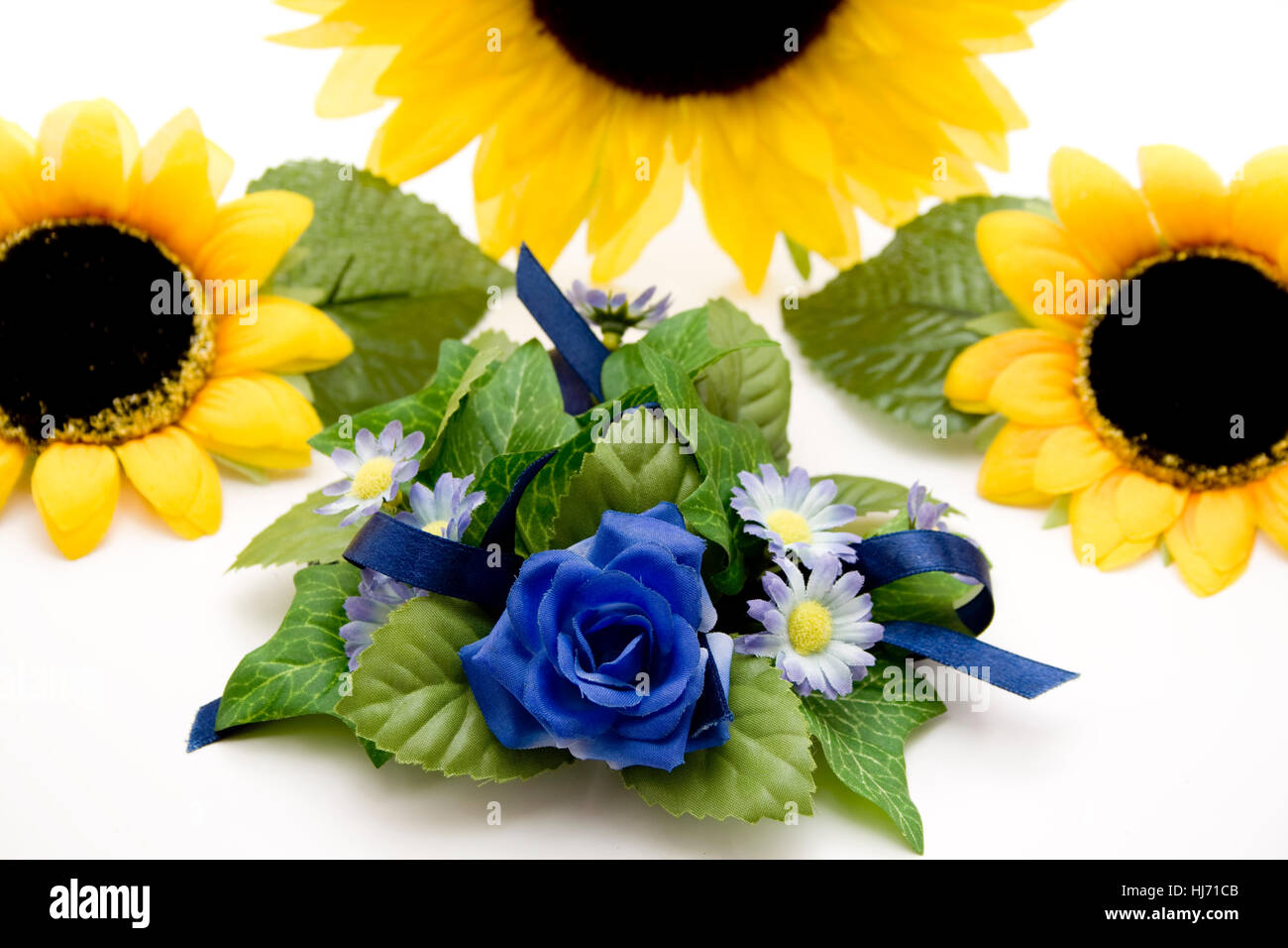 roses with sunflowers Stock Photo - Alamy