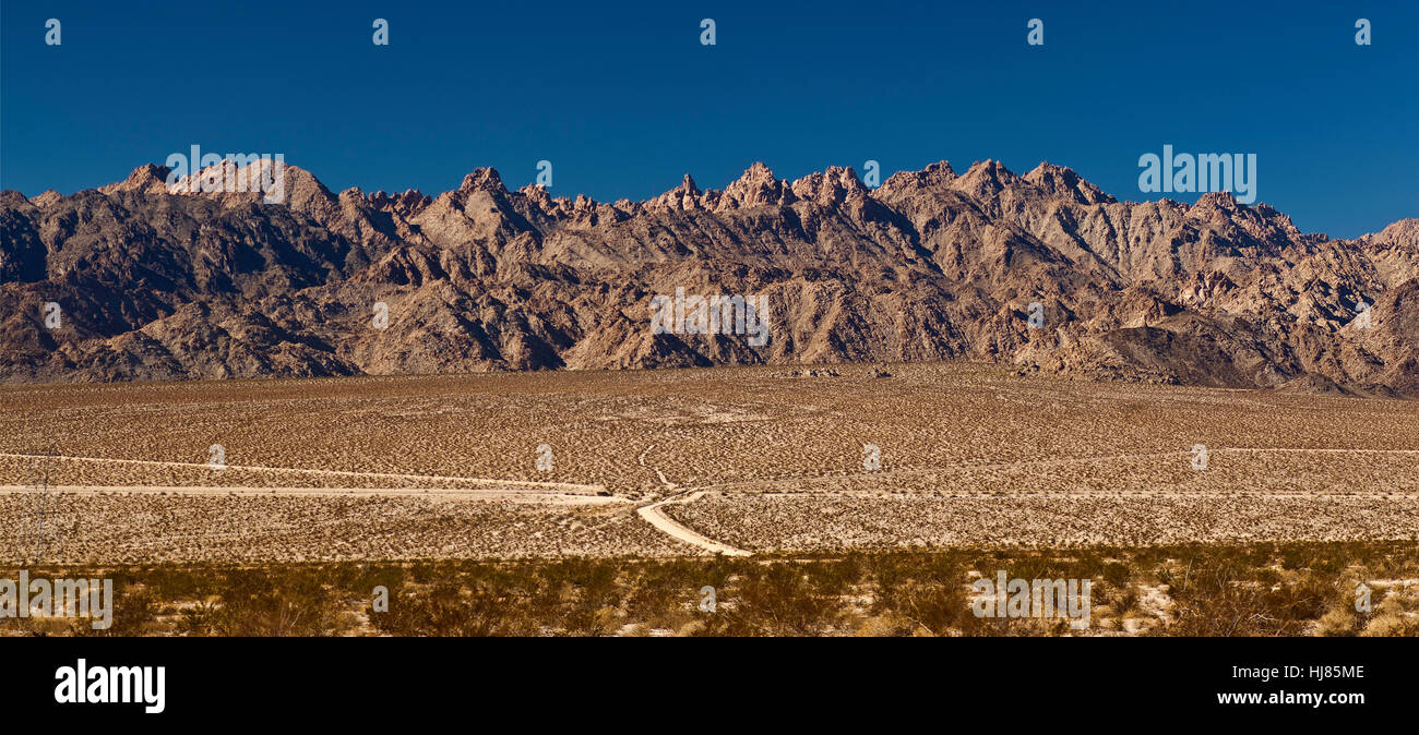 Coxcomb Mountains in Joshua Tree National Park, Colorado Desert, Mojave ...