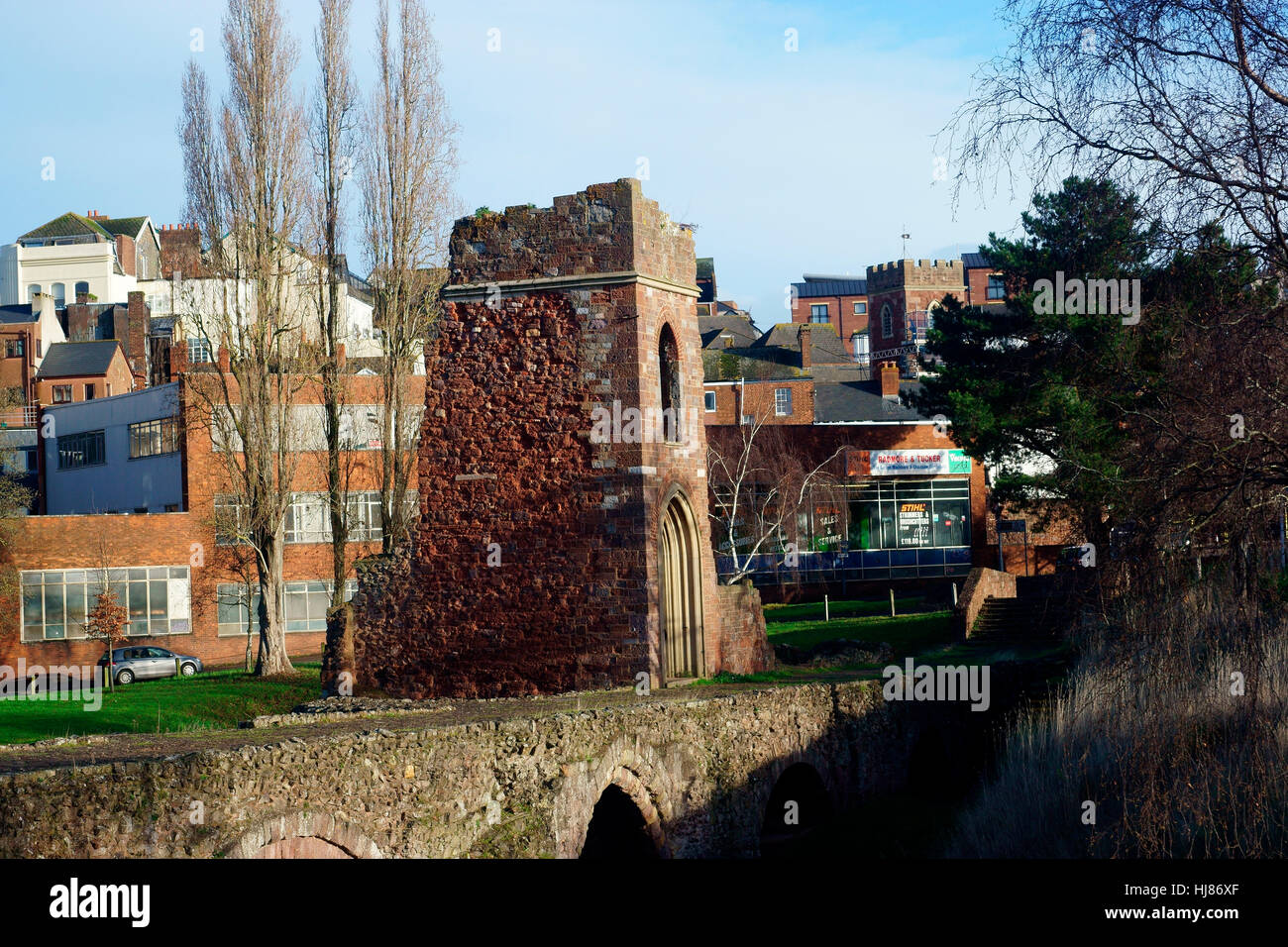 EXETER MEDIEVAL BRIDGE ST EDMUNDS TOWER Stock Photo - Alamy