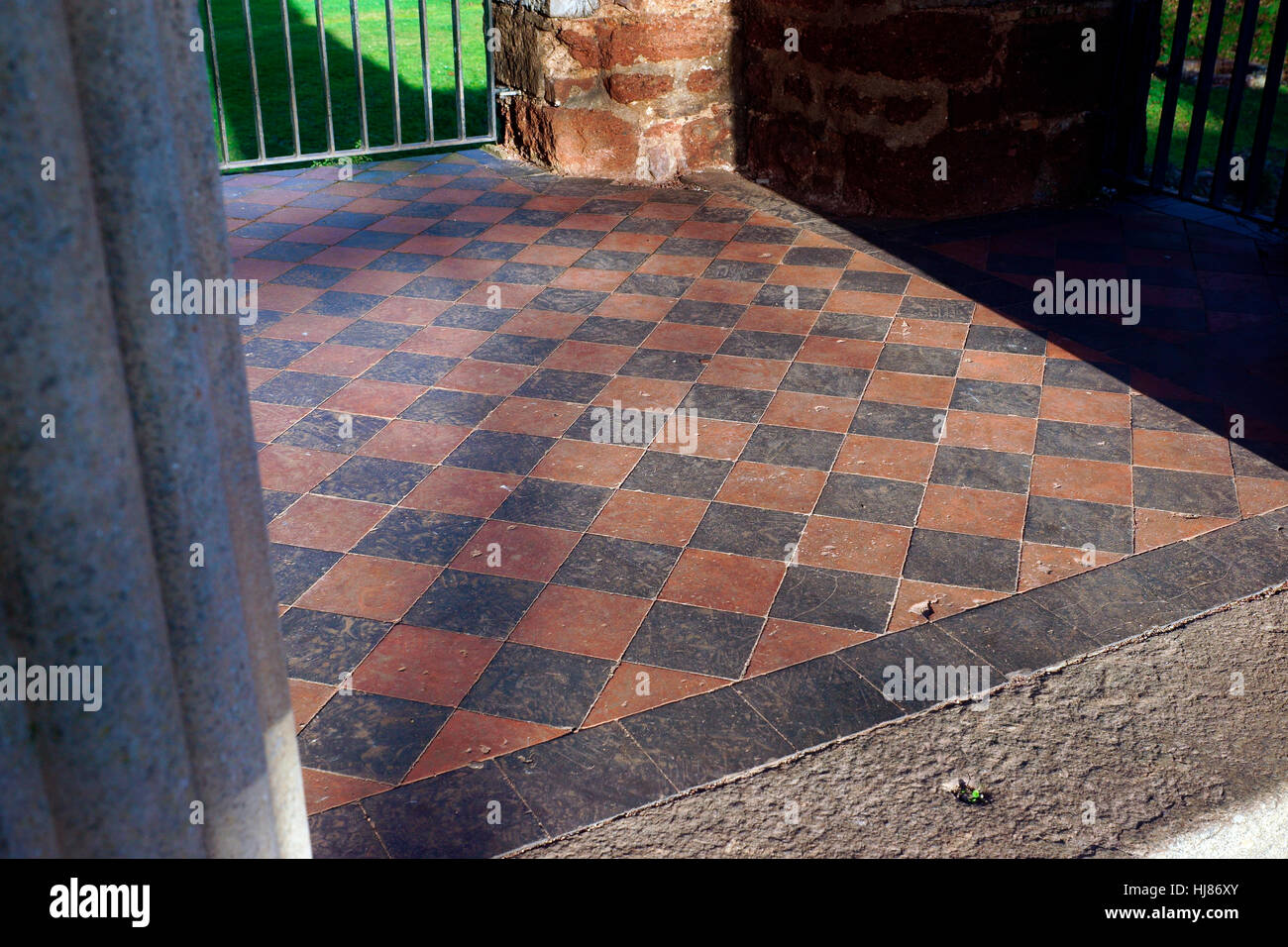 EXETER MEDIEVAL BRIDGE. TILES OF ST EDMUNDS TOWER Stock Photo - Alamy