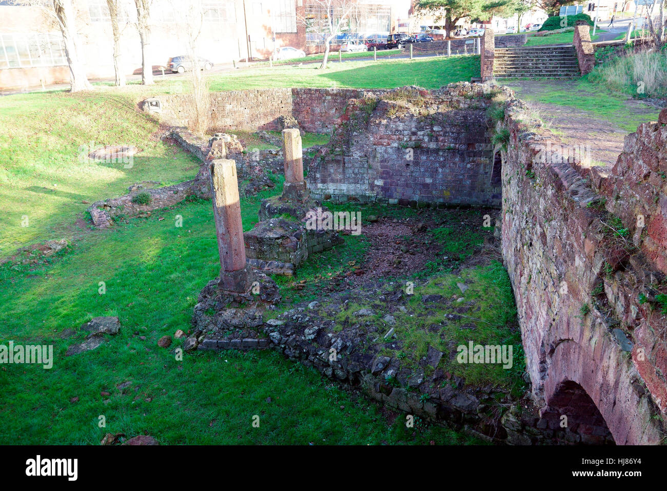 EXETER MEDIEVAL BRIDGE PILLARS OF BUILDING Stock Photo - Alamy