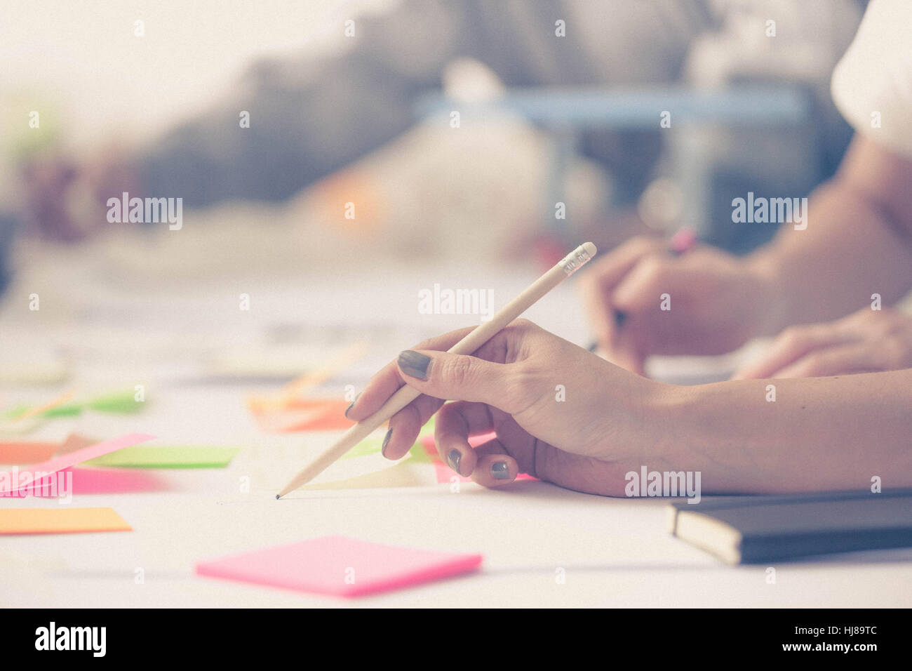 Teamwork thinking hi-res stock photography and images - Alamy