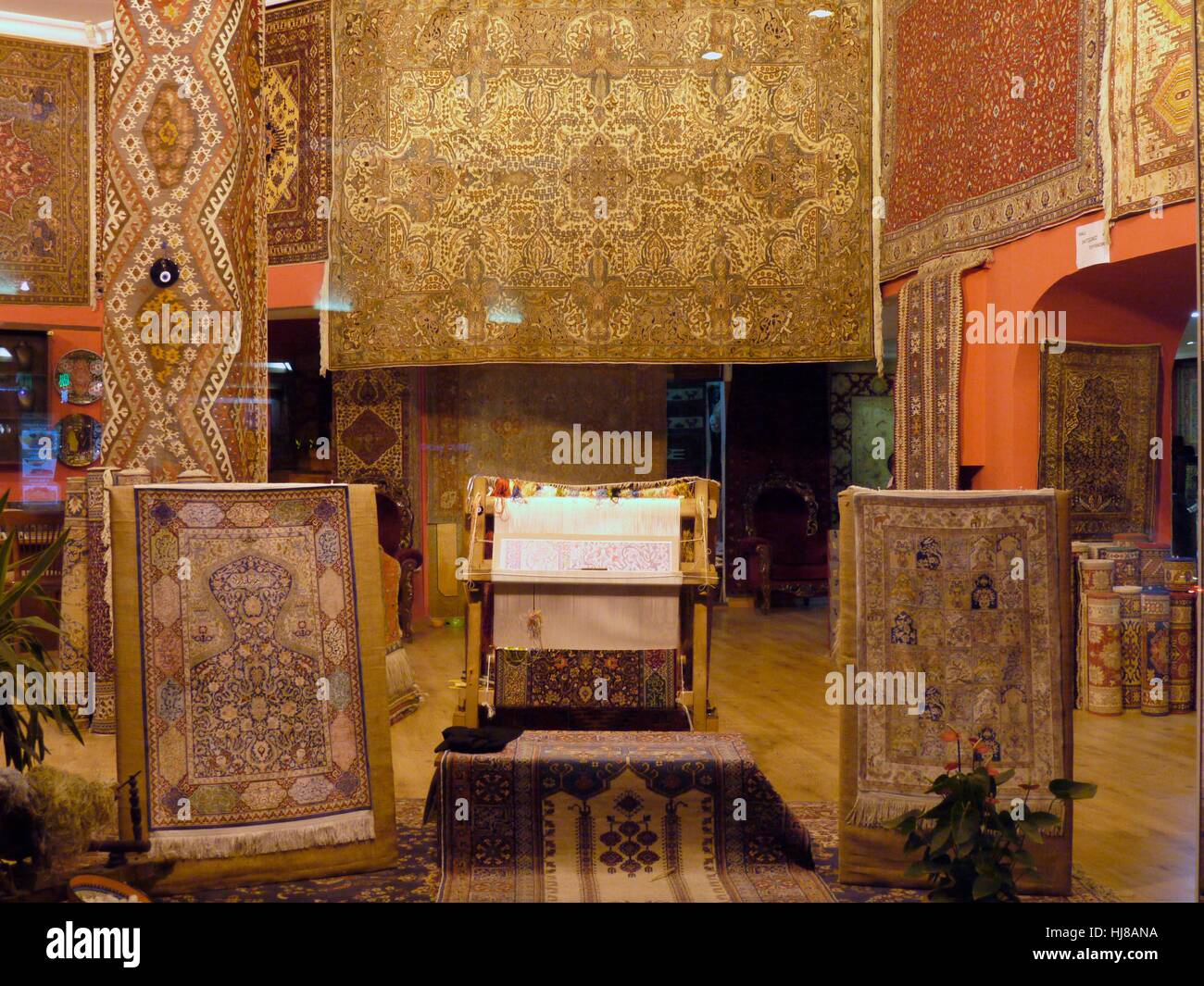 Persian carpet shop hi-res stock photography and images - Alamy