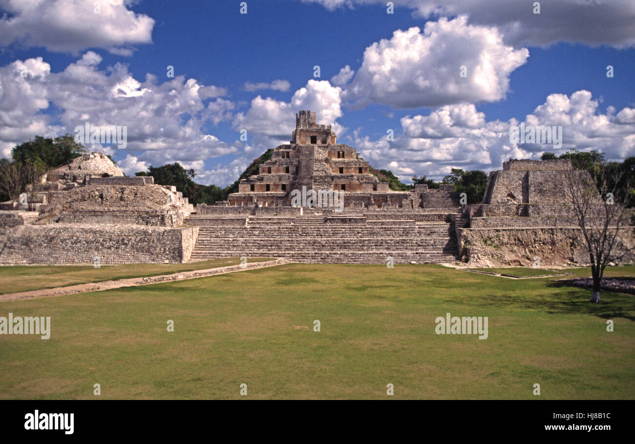 Edificio de los Cinco Pisos, Gran Acropolis, Edzna, Mexico, North ...