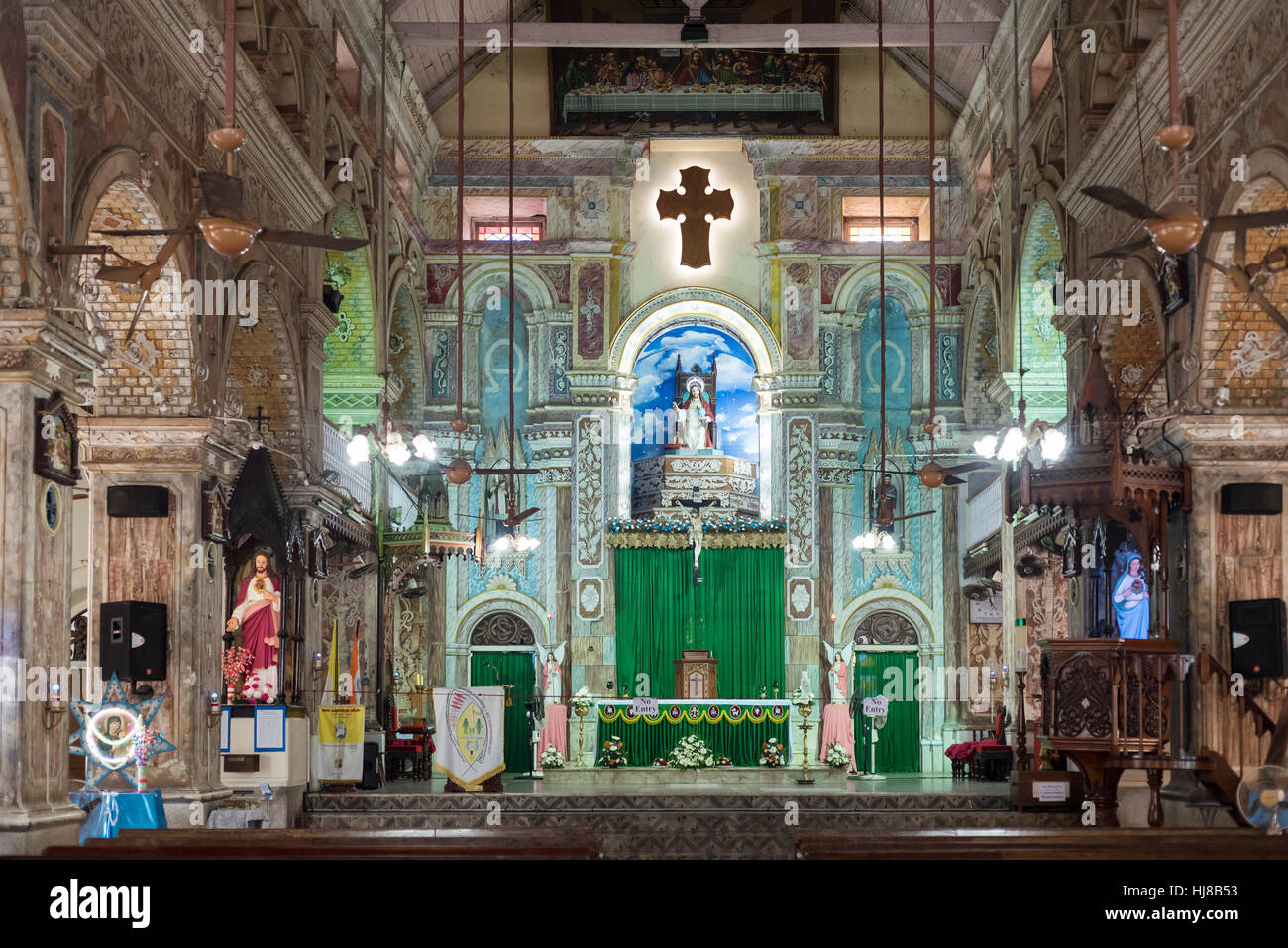 Inside Santa Cruz Cathedral Basilica, Fort Kochi, Cochin, Kerala, India ...
