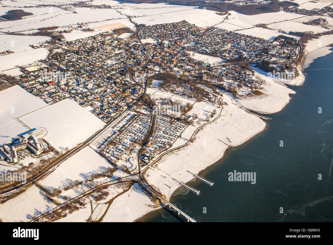 Stockum with ADAC camping, winter weather, snow, low water at Möhnesee ...