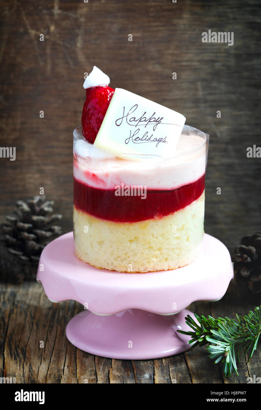 Christmas Cake With Happy Holidays Message Stock Photo Alamy christmas-cake-with-happy-holidays-message-stock-photo-alamy