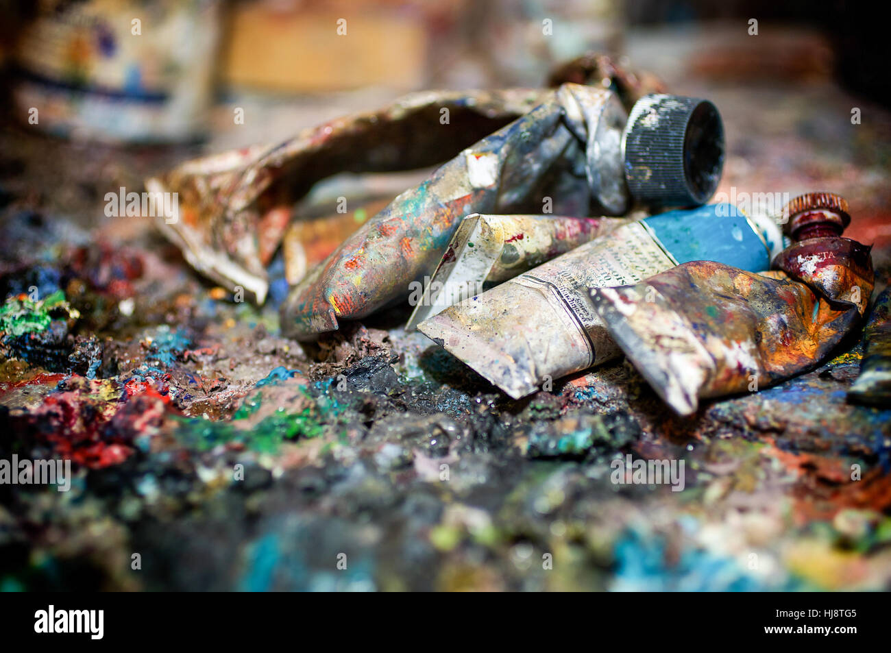 Artist paint pallet Stock Photo - Alamy