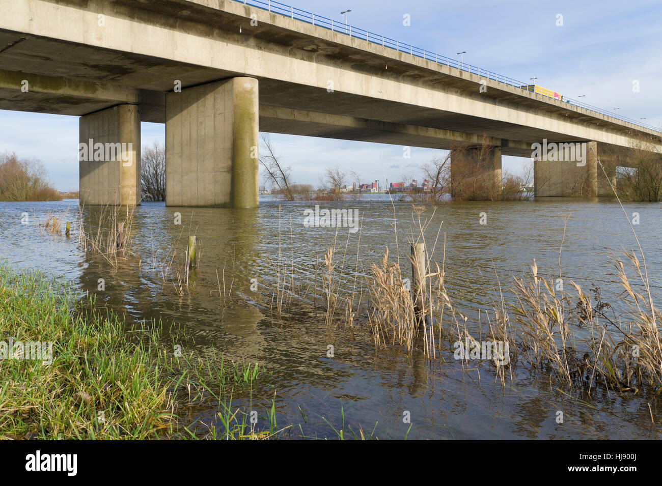 Motorway flooded hi-res stock photography and images - Alamy