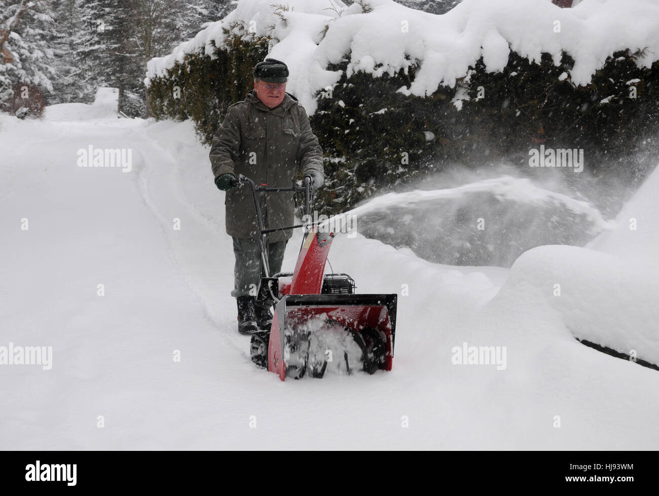 Snow milling hi-res stock photography and images - Alamy