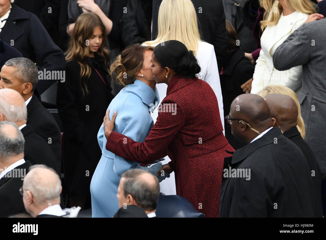 First Lady Melania Trump embraces former First Lady Michelle Obama ...