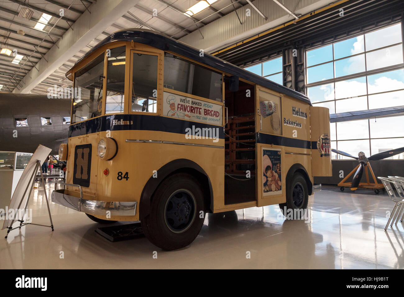 Truck classic 1940s hi-res stock photography and images - Alamy