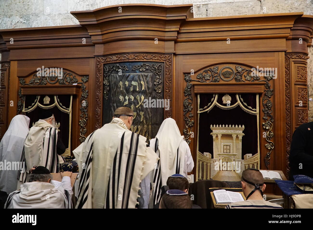 Jewish prayers in front of Torah ark at western wall, Jerusalem Stock ...