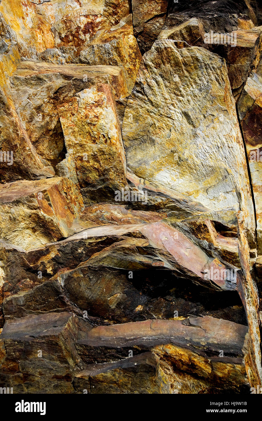 Fissured rock hi-res stock photography and images - Alamy