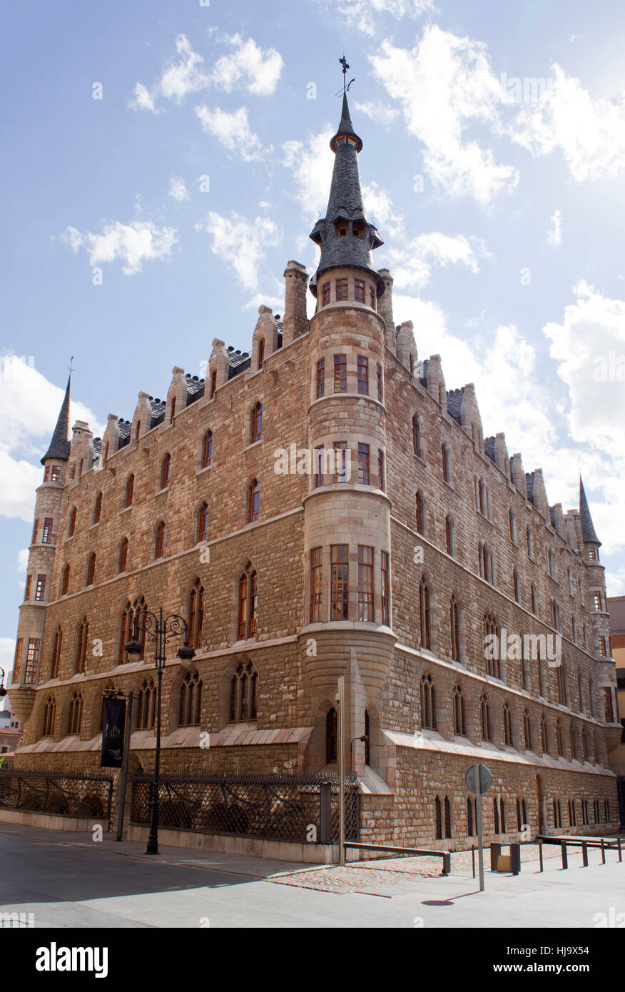 style of construction, architecture, architectural style, building ...