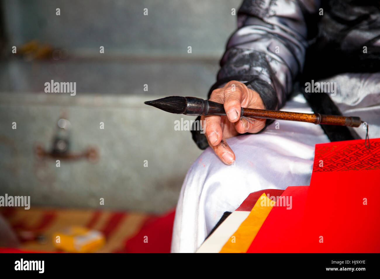 Chinese scholar writing hi-res stock photography and images - Alamy