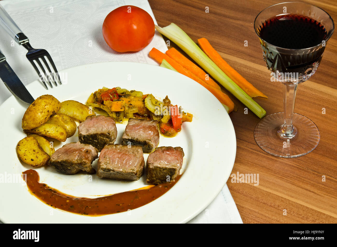 vegetable, bovine, steak, main course, beef, potato, potatoe, glass ...