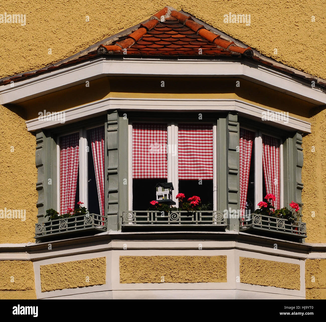 house, building, detail, window, porthole, dormer window, pane, facade ...