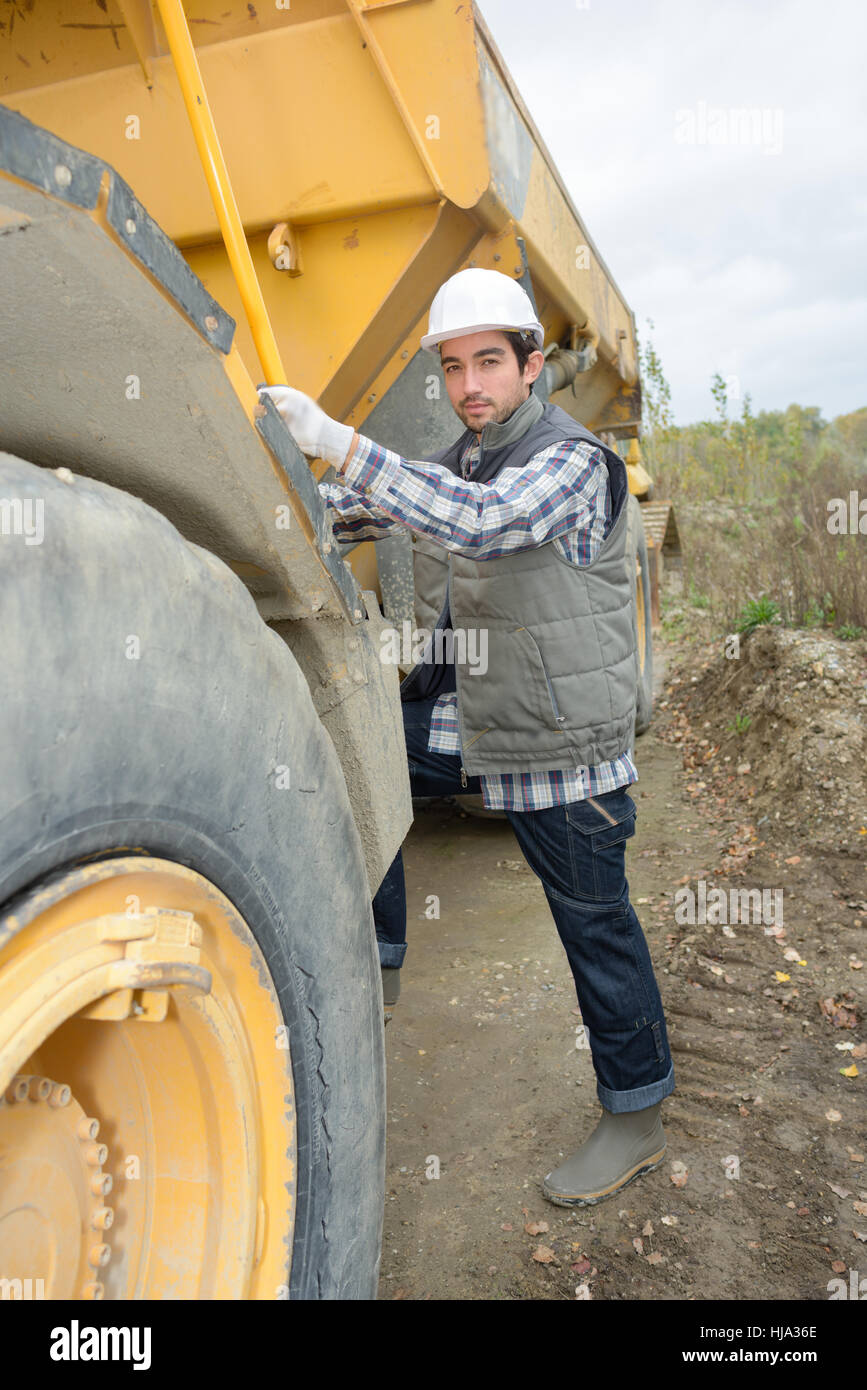 Dumper man hi-res stock photography and images - Alamy