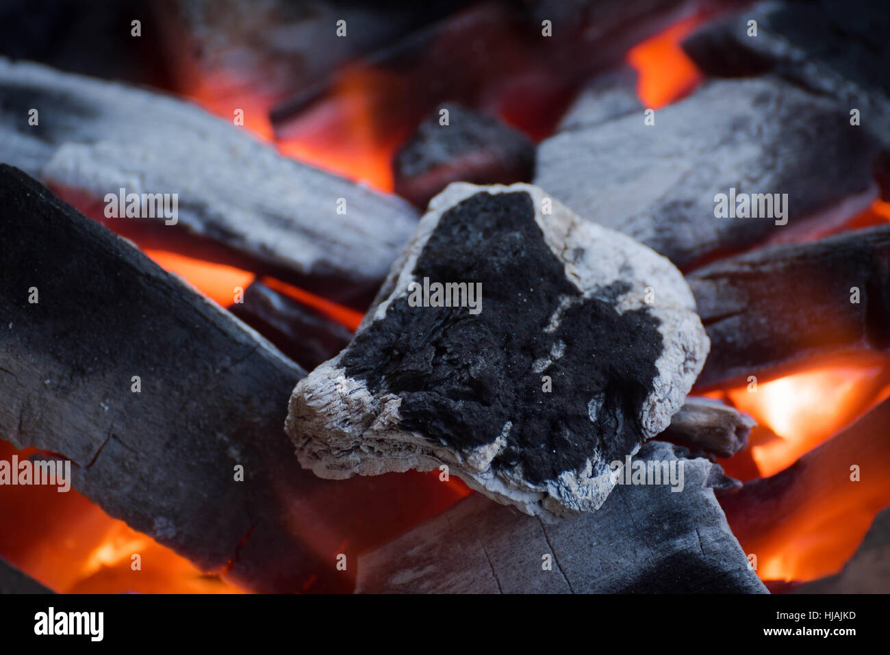 Charcoal fires hi-res stock photography and images - Alamy
