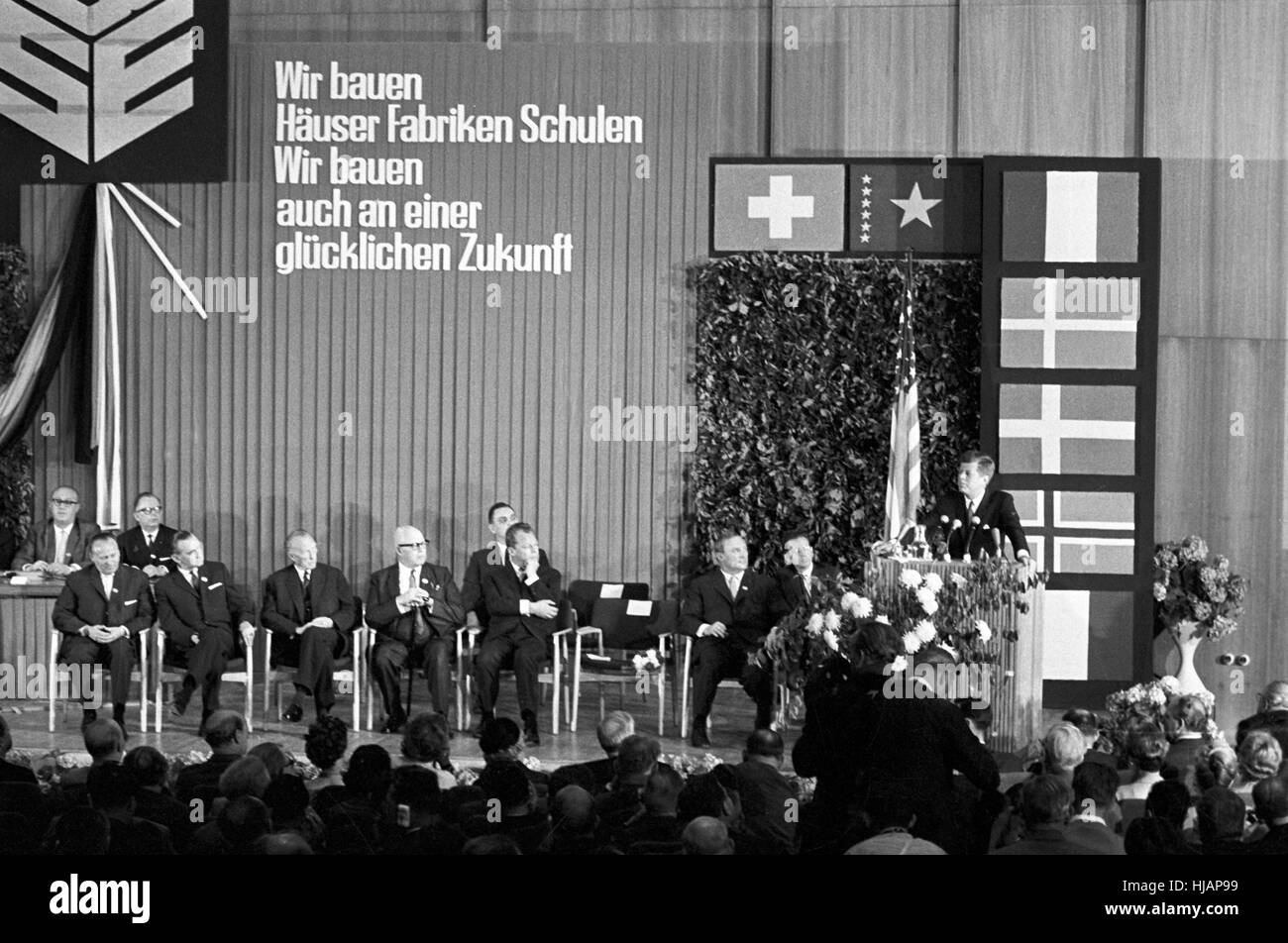 Kennedy 1963 speech Black and White Stock Photos & Images - Alamy
