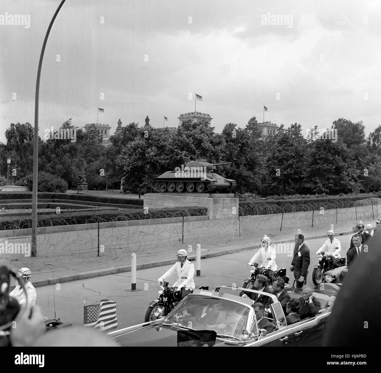 US president John F. Kennedy (l) on 26 June 1963 in Berlin in an open ...
