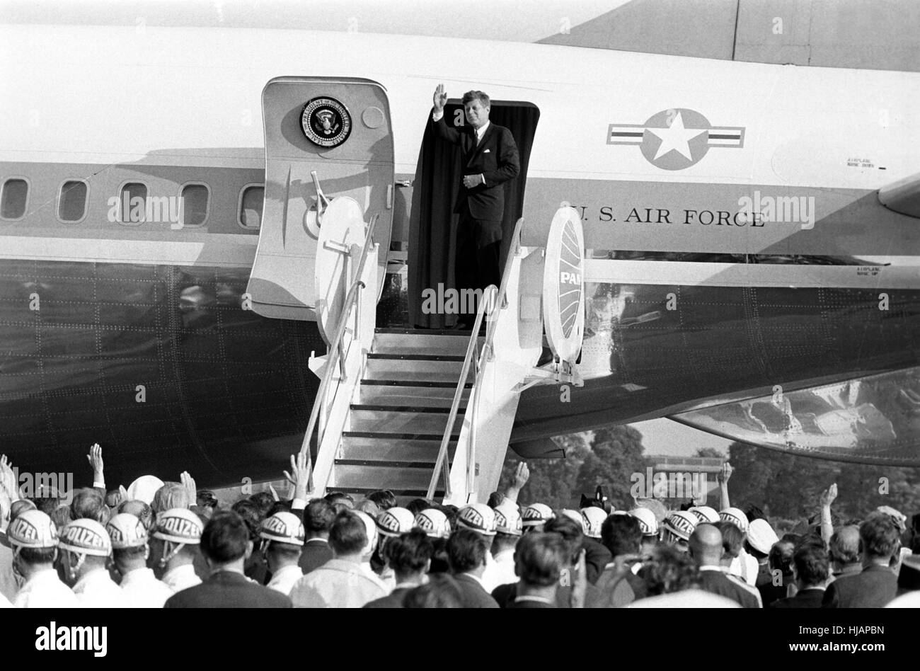 US president John F. Kennedy on 26 June 1963 at the airport Tegel in ...