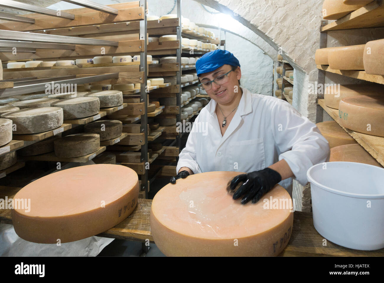 Artisian cheese hi-res stock photography and images - Alamy