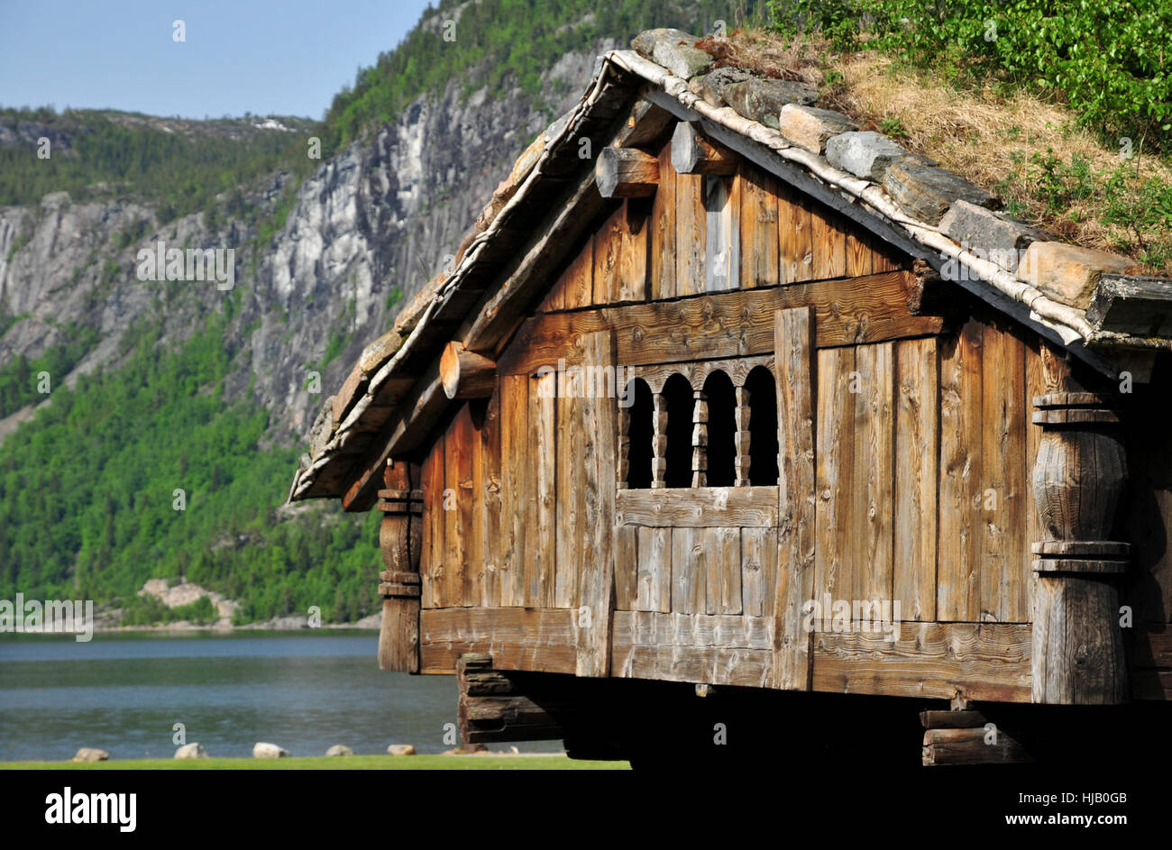 Traditional framehouse norway hi-res stock photography and images - Alamy